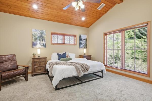 Serenity Ridge Suite 321- King Bedroompool Access - Pigeon Forge, TN