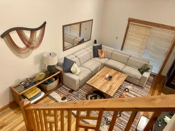 Cozy Light Filled Truckee Downtown - Truckee, CA