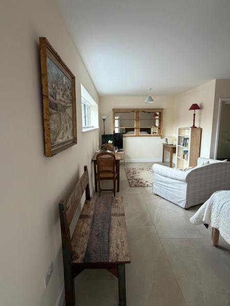 Private Superking-twin Ensuite With Kitchenette - Shrewsbury