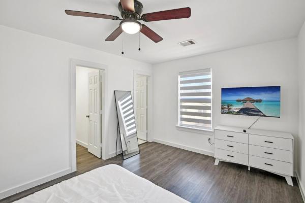Modern Cozy Townhouse - Kashmere Gardens - Houston
