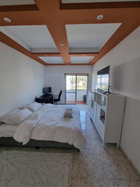 Large Room In Almada Laranjeiro - Almada