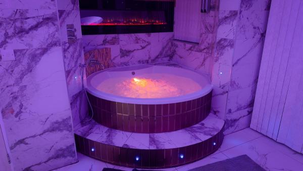 Azura Suites - Bradford
