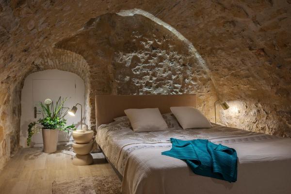 Le Discret - Un Voyage En Provence - Mimet