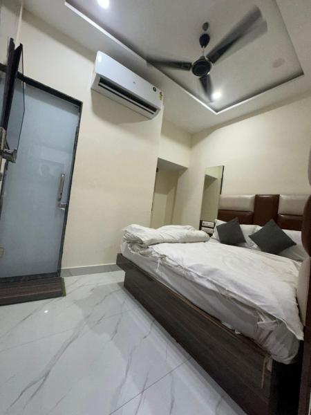 Hotel Rhea Lodge - Delhi