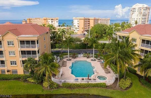 Resort Pool, Beach Access & South End Island Escape Awaits - Bella Lago - Roelens - Fort Myers Beach, FL
