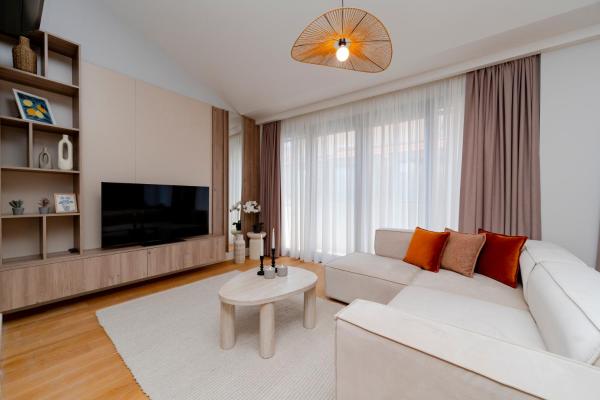 Two-bedroom Family Suite In Managed Aparthotel - Central Location With Elevator - Parking & Secure Access - İstanbul