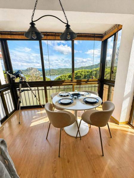 Apartment With Amazing Views To San Juan Lake - Cebreros