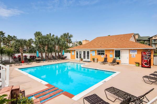 Palms At Cove View At Ryson Vacation Rentals - Moody Gardens, Galveston