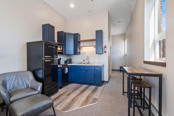 Unit 103 Studio - Duluth, MN