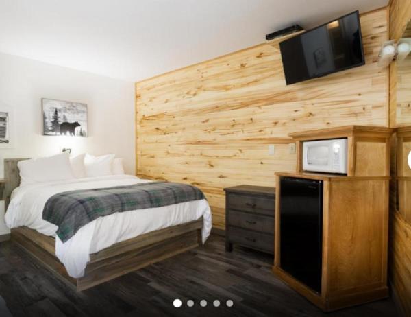 Bear Grass Lodging And Rv Resort - Montana