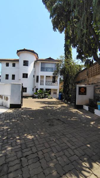 1 Bedroom Apartment In Mlimani-kisumu With Parking - Kisumu