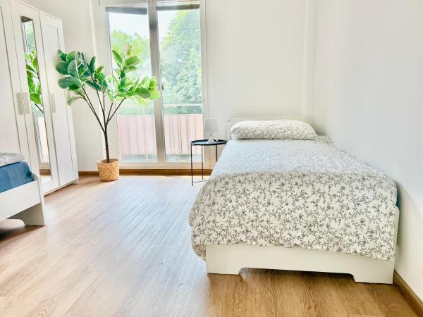 Renovated 3-bedroom Apartment With Balcony Near Airport - Aéroport de Vienne-Schwechat