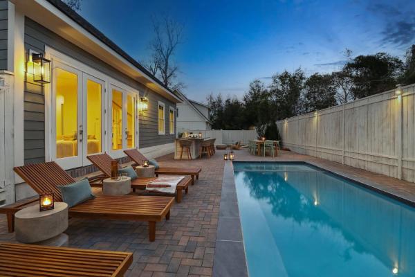 38 Guests 12 Bedroom Compound Private Pool - Savannah, GA