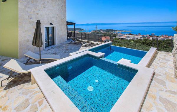 Stunning Home In Makarska - Makarska
