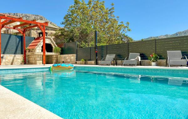 Beautiful Home In Klis - Split
