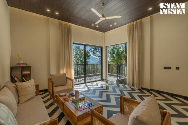 Stayvista At Tres & Quatro - Himalayan Den With Bonfire, Mountain View - Solan