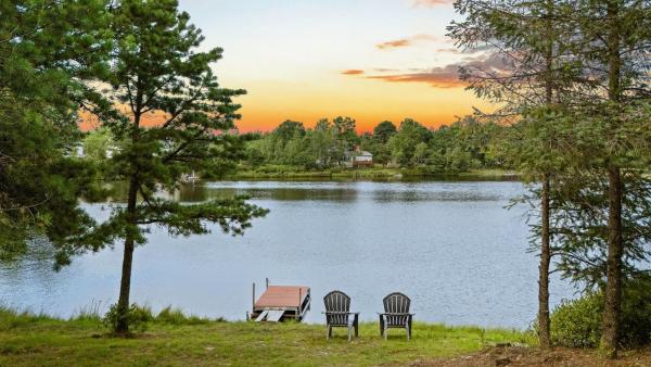 Sleeps 20 2 Lakefront Homes W Hot Tub Firepit Game Room Community Amenities - Pocono Lake