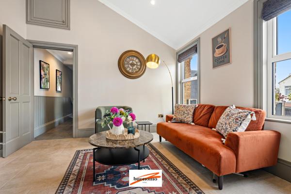 Three Bedroom Apartment At Buonomo Stays Short Lets & Serviced Accommodation Close To Wimbledon Tennis Courts - Surbiton
