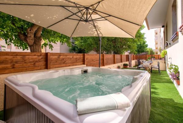 Hiddengarden Apartment With Garden And Jacuzzi In The Center Of The City Of Alghero - Alghero