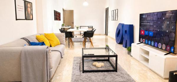 Art- D Deluxe 3 Br Apartment - Breakbooking Cy - Limassol