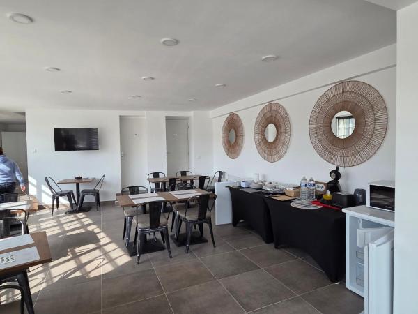 La Pie Qui Têtte-chambre 3 Avec Salle De Repas Commune - Grandcamp-Maisy