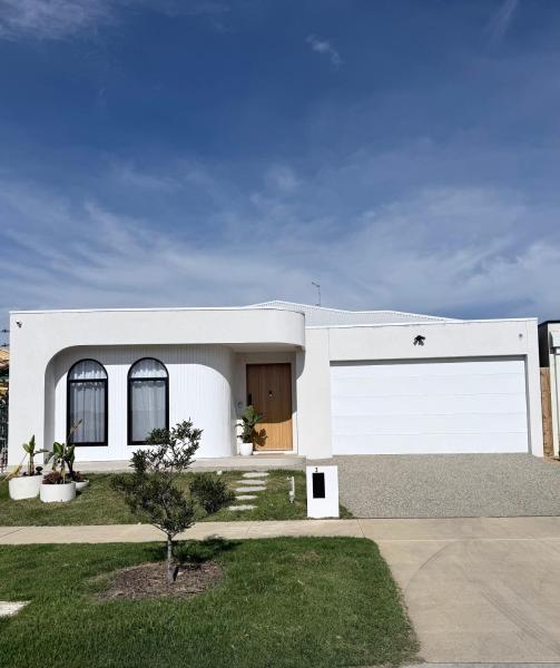 Waurn Ponds Bali Home - Geelong