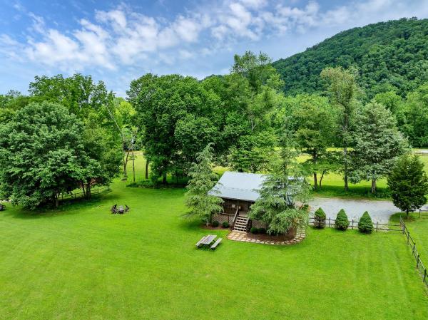 Beyond The Arrow - Townsend, TN