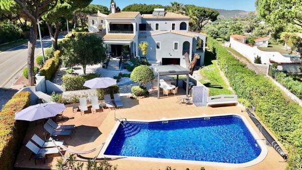 Villa Linda Rosa, Cd 302 By Cleverdetails Private Pool, Prime Location - Quarteira