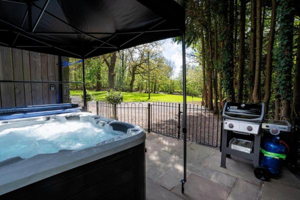 The Barn, 2 Bedrooms With Hot Tub, Forest Of Dean - Symonds Yat