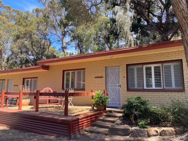 Froggys Quarters Cabin 4 Kangaroo - Halls Gap