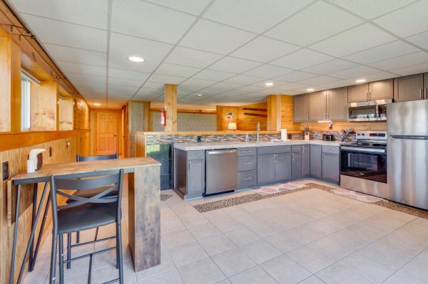 White Mountains Escape! Shared Patio + Yard - Littleton, NH