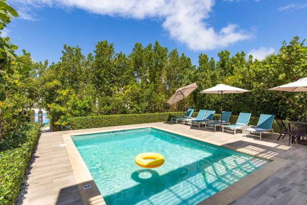 Private Pool Villa Ocean Views Steps From Beach - Turks and Caicos Islands
