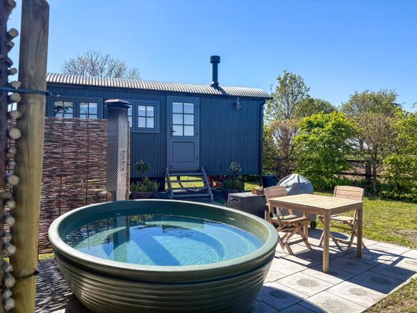 Shepherds Hut - Uk49729 - Oxburgh Estate