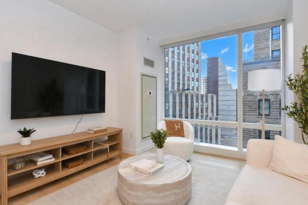 Luxury Apartments In Downtown Manhattan Skyline Views - Elmhurst - Queens NY