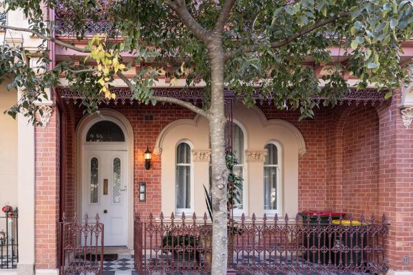 The Historic Crown Jewel Of The Rocks Sydney - Manly