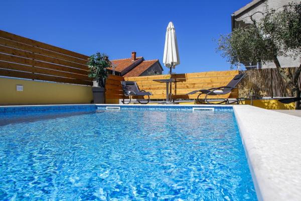Apartments With Swimming Pool Zadar - 6128 - Bibinje