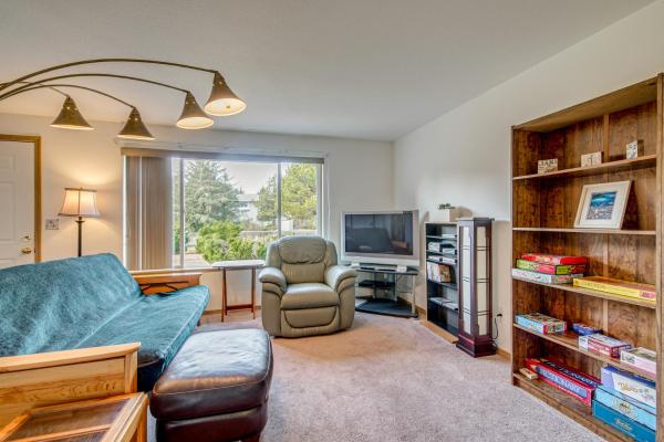 Ocean City Home W/ Fenced Yard: 1 Mi To Beach! - Copalis Beach, WA