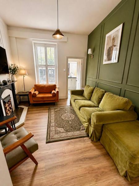 Number 9 Market Street - Town Centre 4 Bedroom House With Garden - Ballycastle