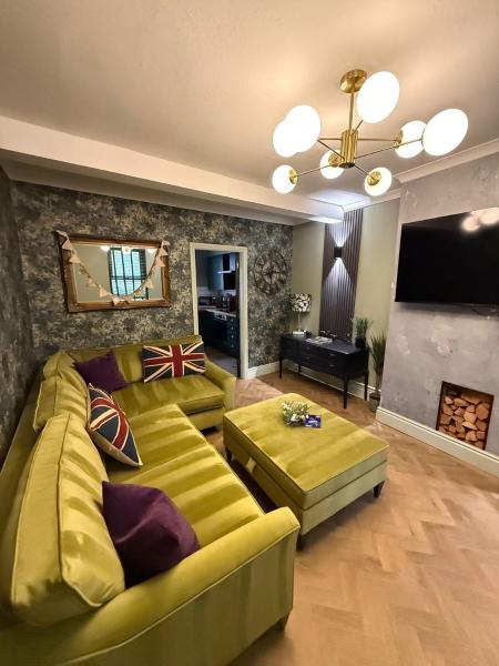 New Refurbished Cottage Near Alton Towers Sleeps 6 Ashbourne Peak District Derbyshire - Staffordshire