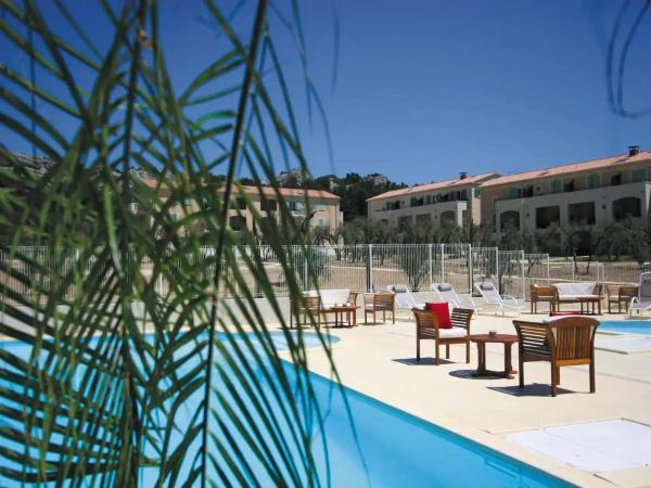 Spacious Provence Retreat For 8 Guests - Paradou