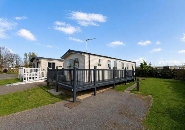Dog-friendly Caravan With Decking, Near To Scratby Beach Ref 50016kc - Hemsby