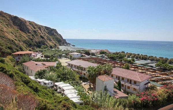 2 Bedroom Lovely Apartment In Ricadi - Ricadi