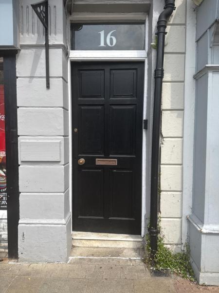 Cozy Apartment In Antrim City Center - Lough Neagh