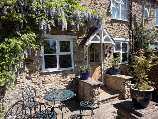 Cotswold Cottage - Bicester