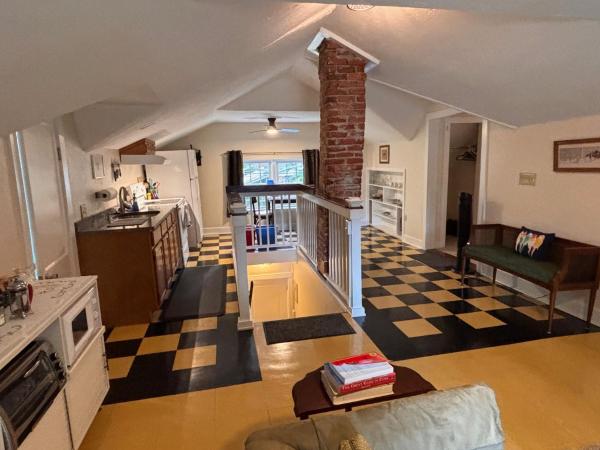 Old Town Garden Loft - Tallahassee, FL