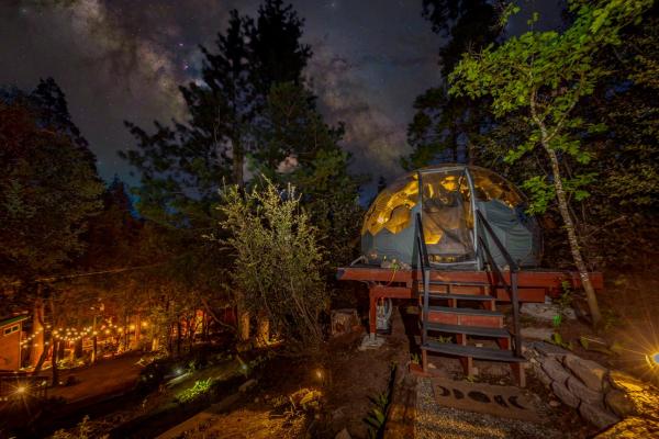 Stargazing Dome With Forrest Cottage On Lakefront Property - Bass Lake, CA