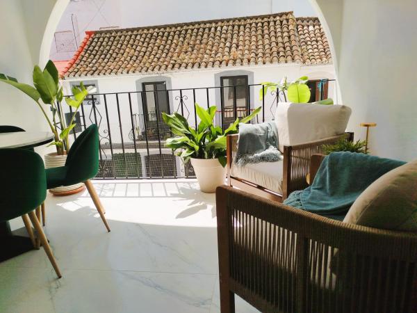 Impressive Apartment With 3 Bedrooms Metres From The Beach - Estepona