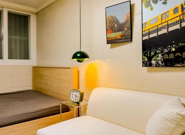 11 Hongik Univ Station, 15 Minutes From Itaewon, Mangwon Market, Hapjeong, Single Accommodation, Fully Furnished - Séoul