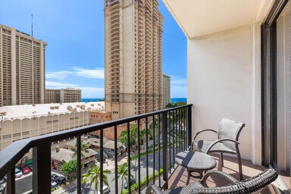 Palms At Waikiki By Chase 'N Rainbows - Honolulu, HI