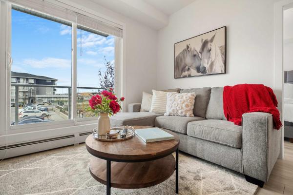 The Cornerstone 2bd 2ba Retreat Pet Friendly - Calgary